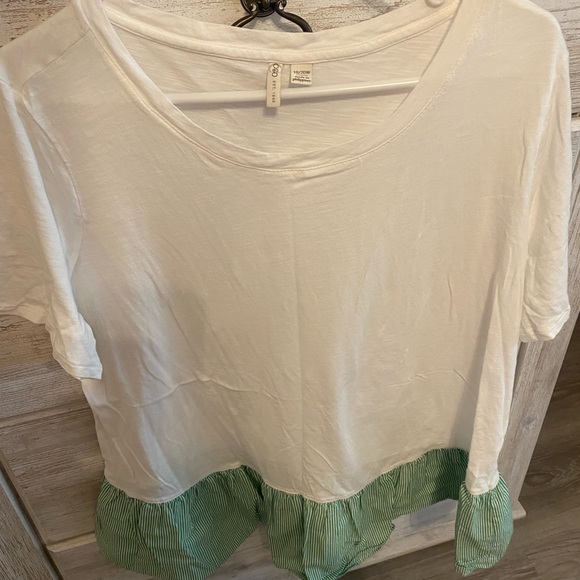Cato | Tops | Cato White And Green Short Sleeve Top | Poshmark